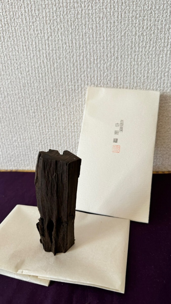 Yahoo!オークション - 天然香木（古伽羅 極上）タトウ紙付き 79g 沈香 ...