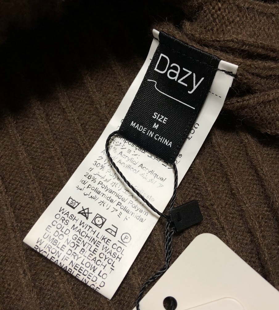 Yahoo!オークション - DAZY ニットワンピース 未使用・タグ付き Mサイ...