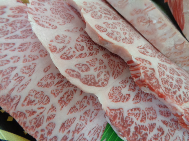 Yahoo!オークション - 近江牛A5牝 超特三角バラ芯（BBQ） 2kg （34...