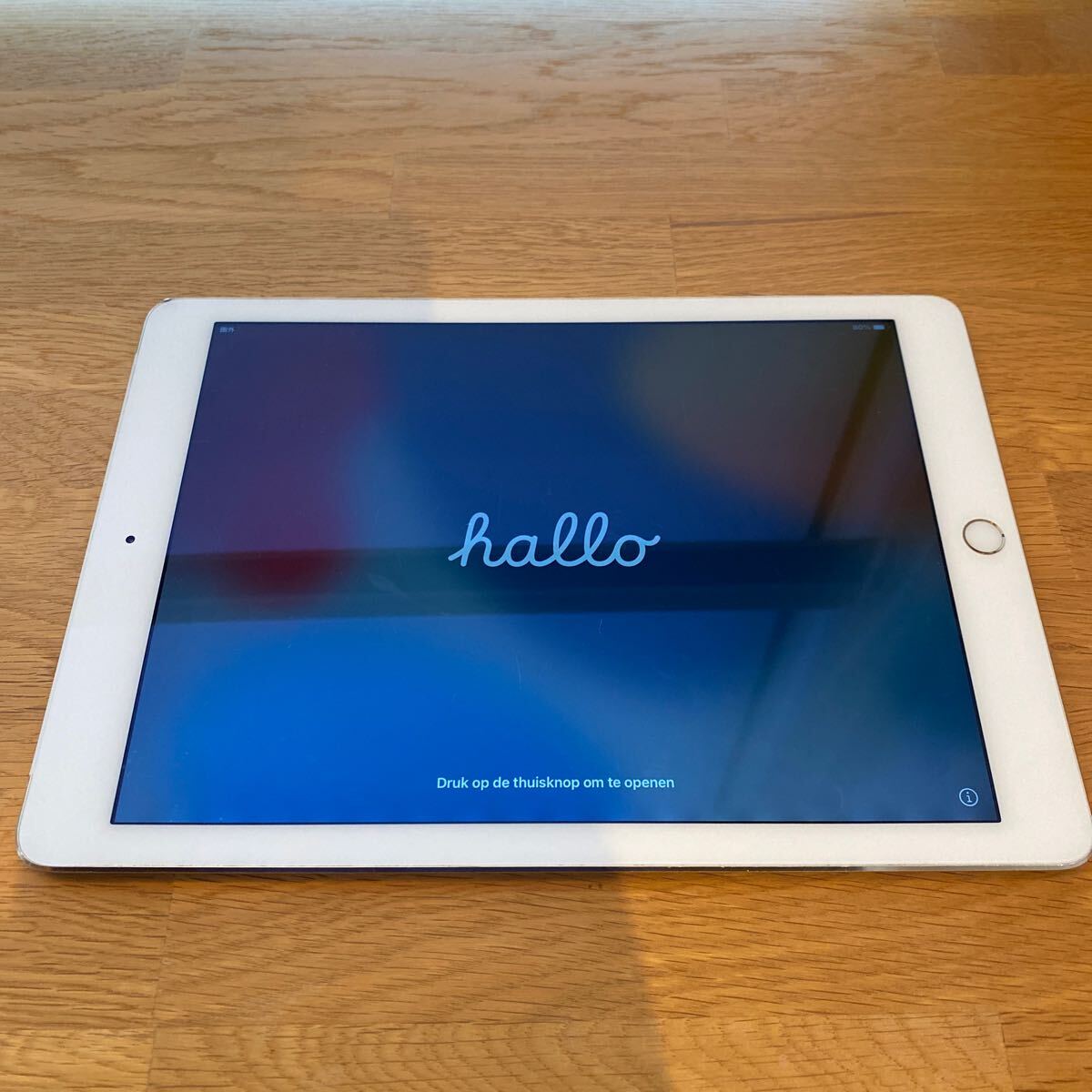 iPad Air2 Wi-Fi Cellular docomo 64GB ゴールド(iPad本体)｜売買されたオークション情報、yahooの商品情報をアーカイブ公開 - オークファン ...