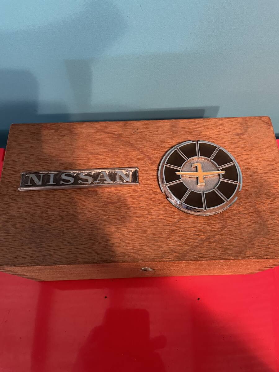 日産 セドリック エンブレム NISSAN :: Yahoo!Auction｜DEJAPAN - Bid and Buy Japan with 0% commission