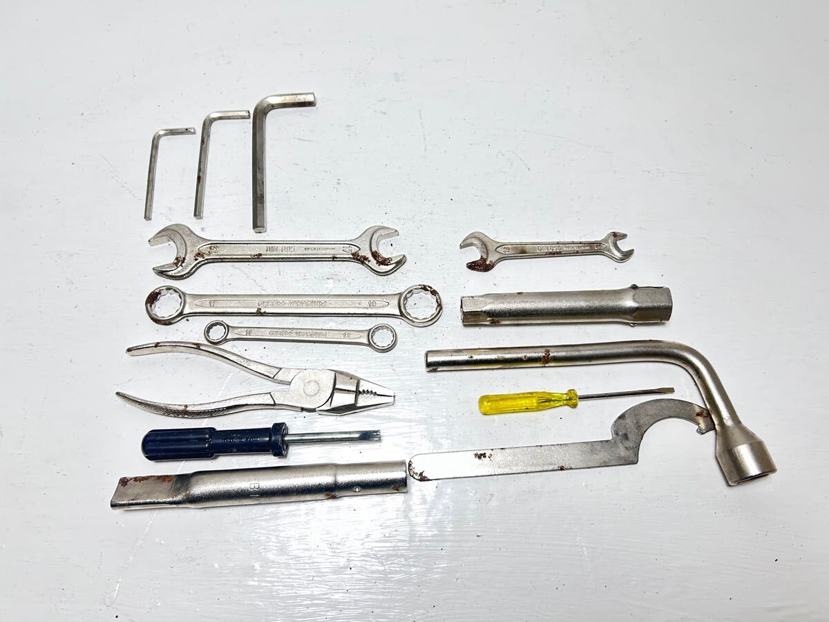 Yahoo!オークション - 2085 BMW K100RS 希少 車載工具 純正