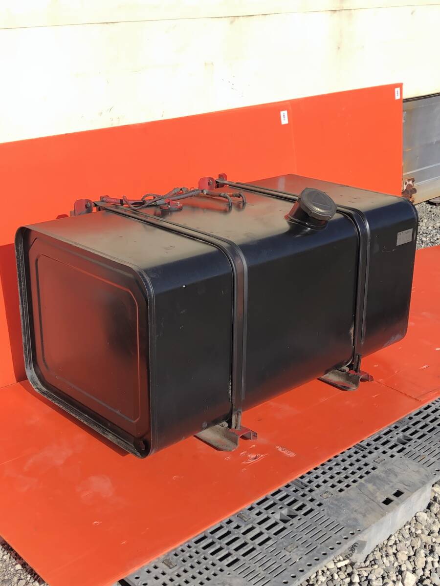 Yahoo!オークション - 大型 中型 トラック YSタンク YST メイン 燃料タ...