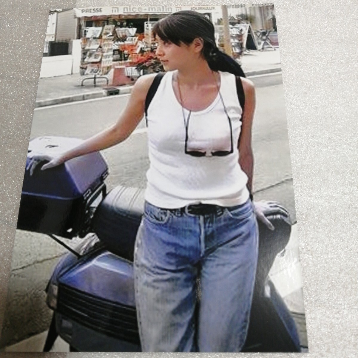 Yahoo!オークション - ZARD 写真 2L ⑤ 坂井泉水 ポストカード レア ベ...