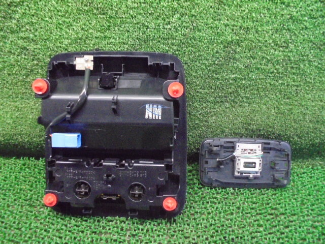 Yahoo!オークション - 1FL6039 RF3-1)) トヨタ ノア ZRR80W/ZRR85W 後...