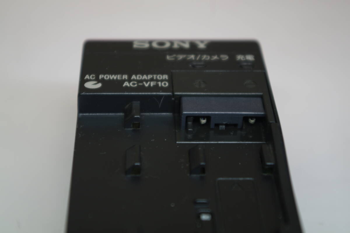 Yahoo!オークション - SONY AC-VF10 充電器 バッテリーチャージャー ビ...
