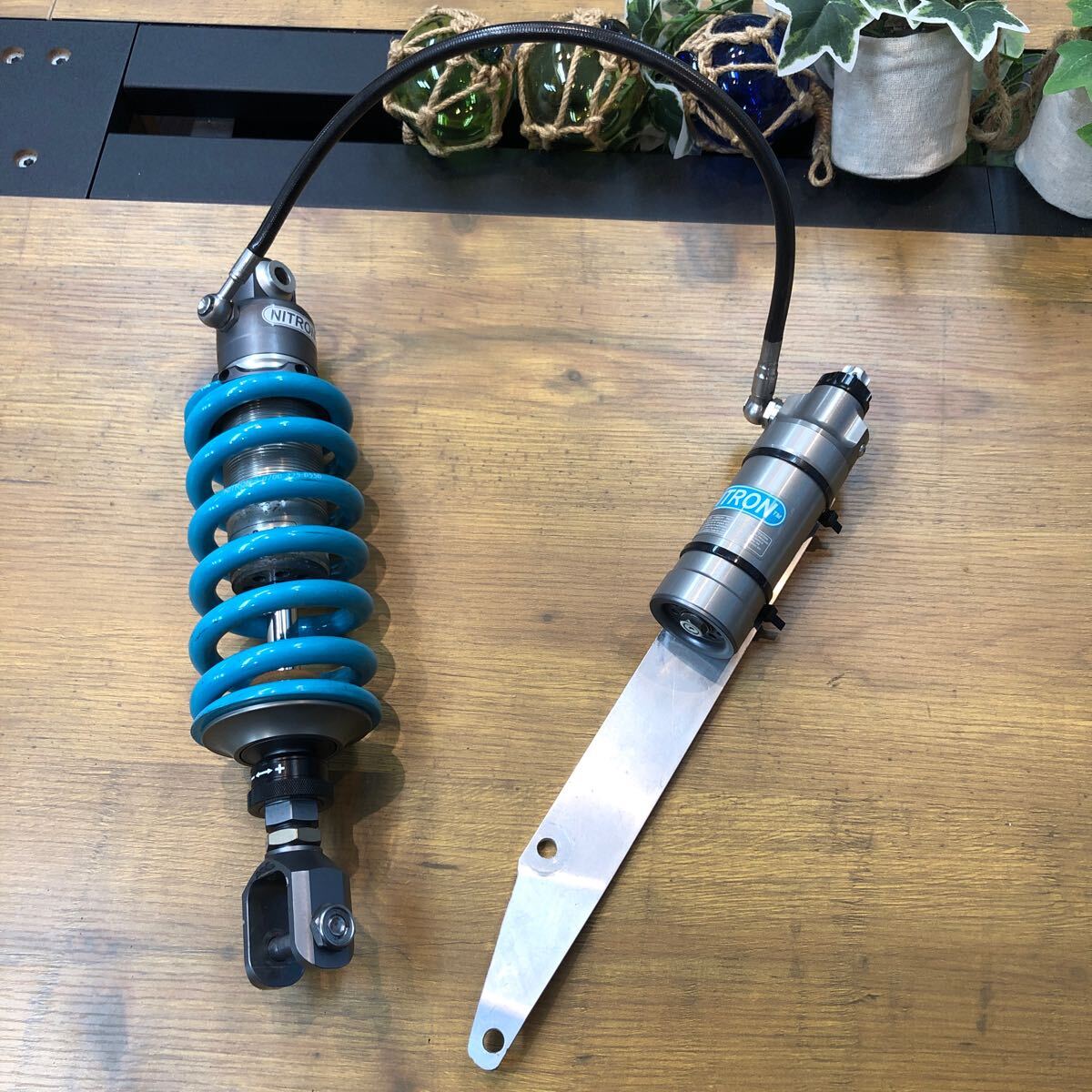 Yahoo!オークション - SV650X VP55B-105〜外しNITRON リアサスペンシ...