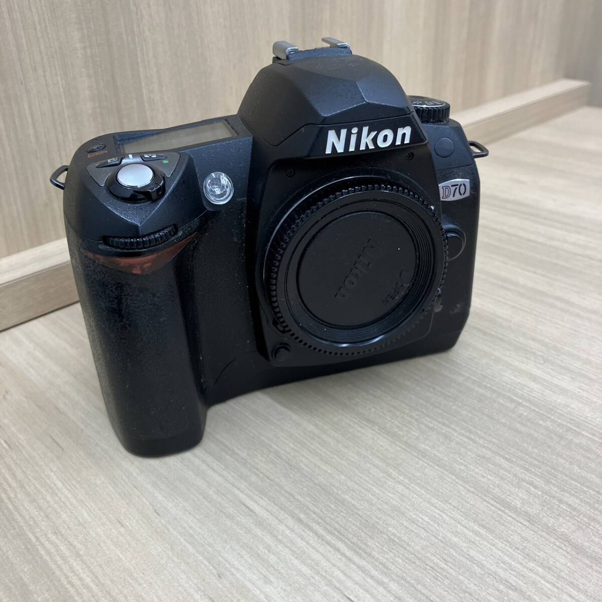 Yahoo!オークション - 【美品】Nikon D70s ボディ ニコン デジタル一眼...