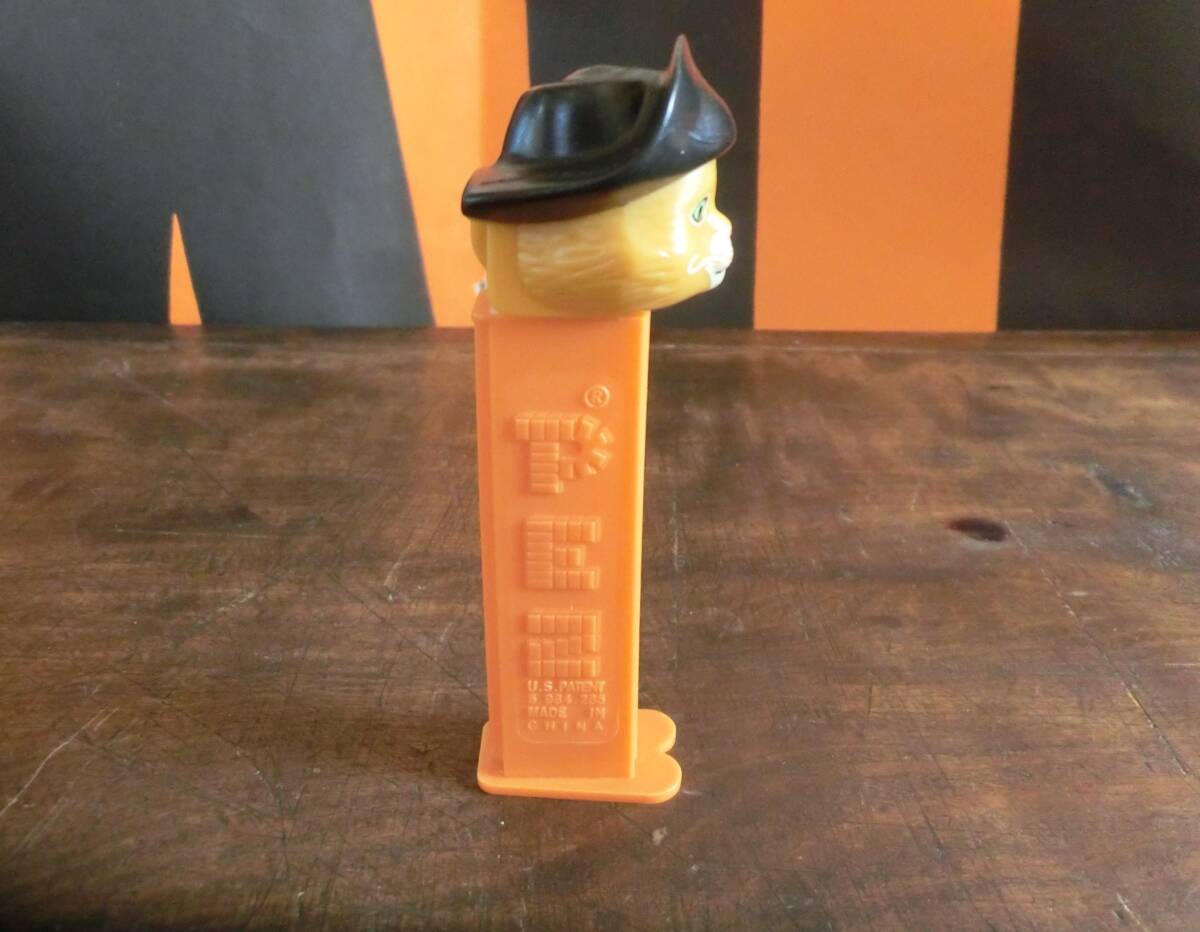 Yahoo!オークション - ビンテージ PEZ シュレック 長靴を履いた猫