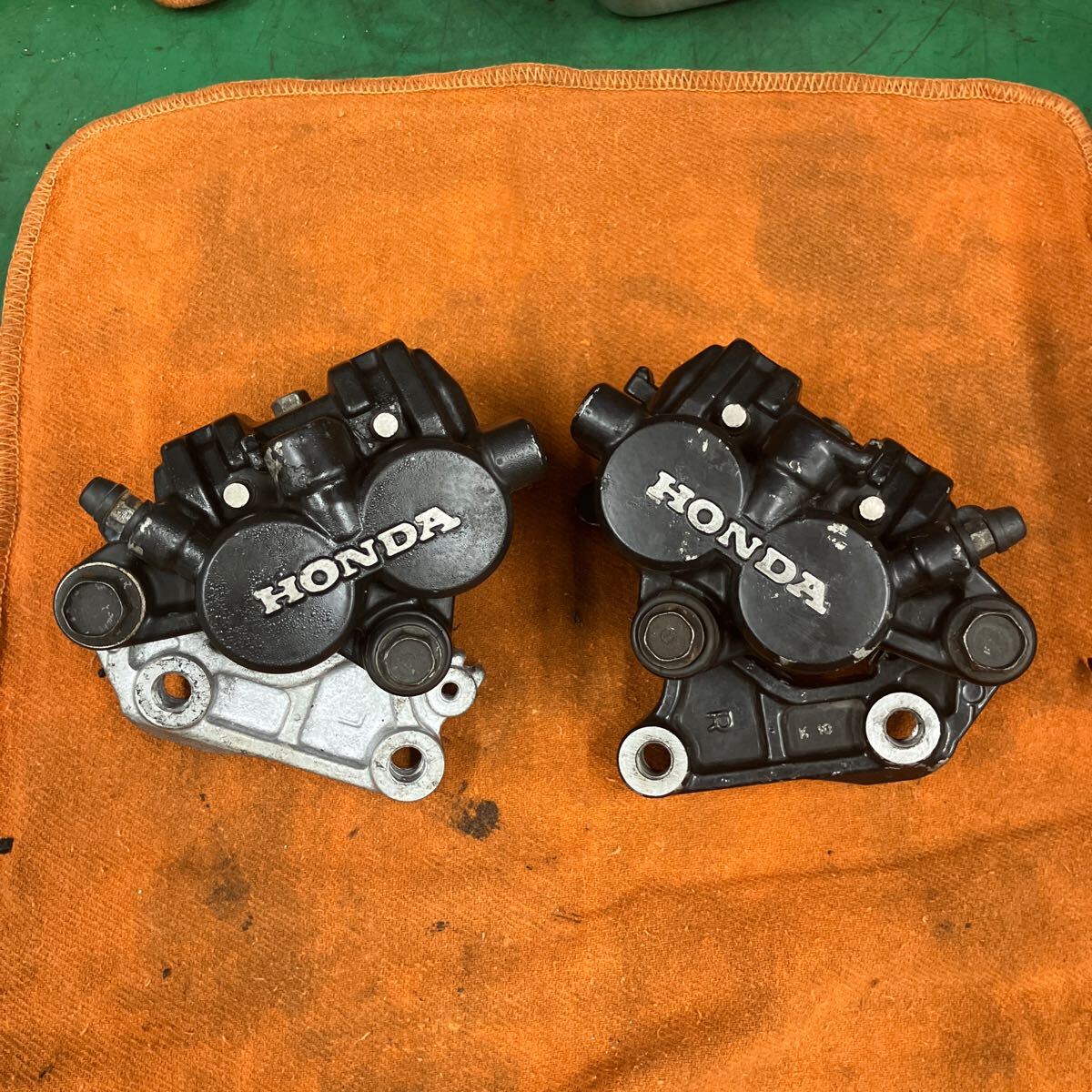 Yahoo!オークション - CB750F FB RC04 フロントブレーキキャリパー CB9...