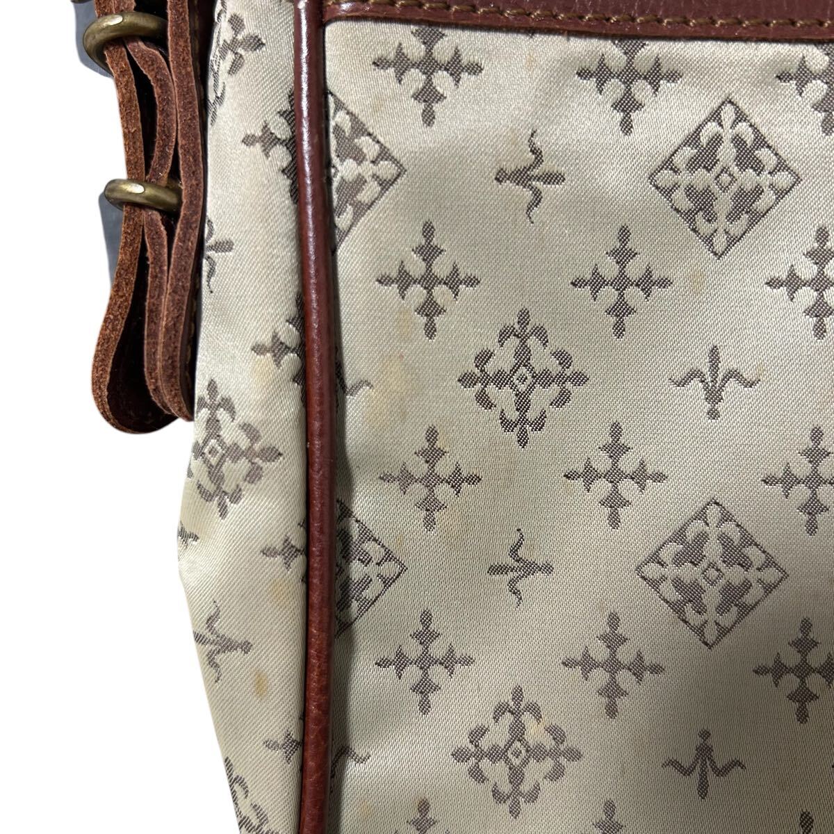 Yahoo!オークション - 2 russet(ラシット) ショルダーバッグナイロン ...