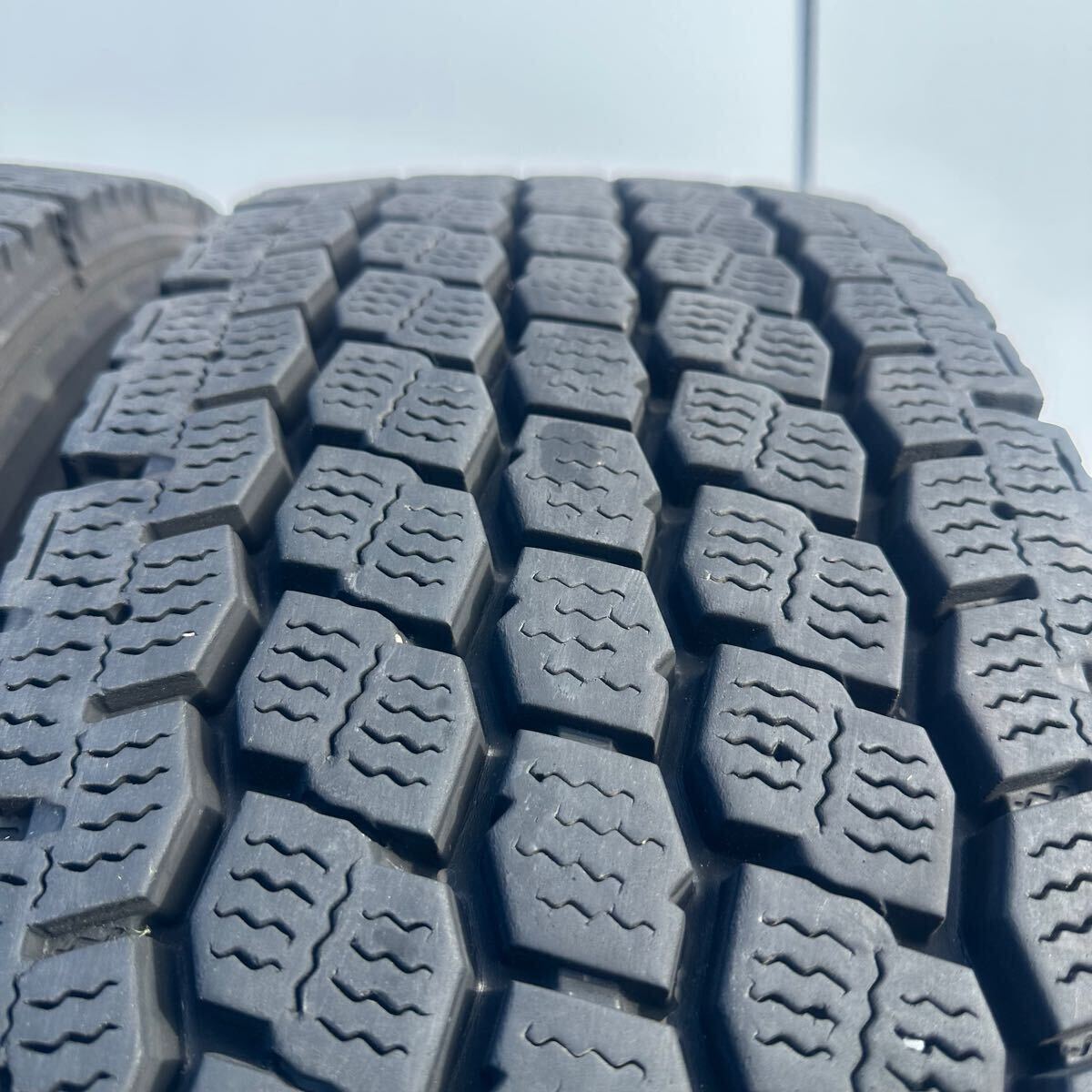 Yahoo!オークション - 送料無料 11R22.5 14PR TB TOYO TRT M966 残り溝...