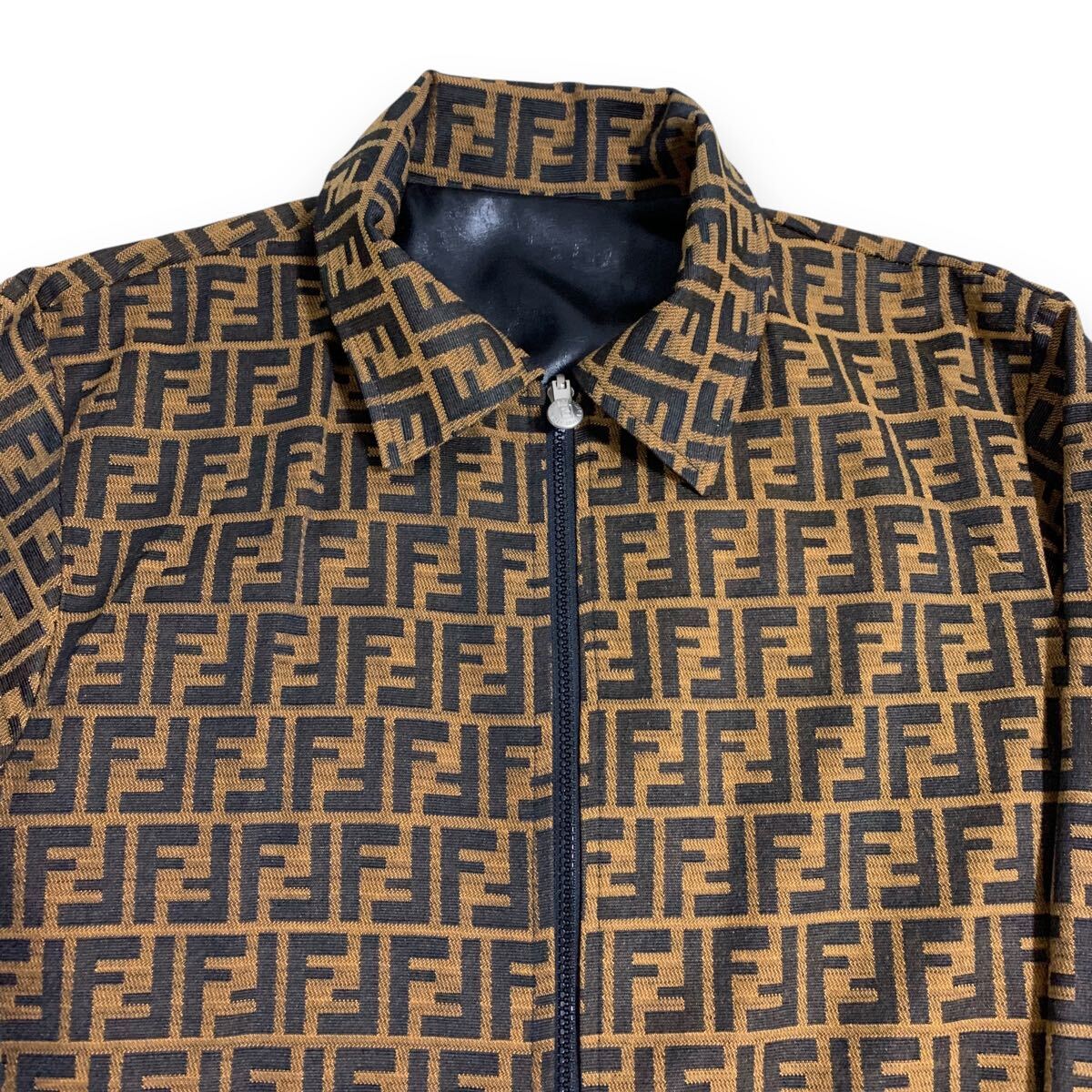 レアold FENDI シルバーアウター|ファッション レアold FENDI シルバーアウター|ファッション