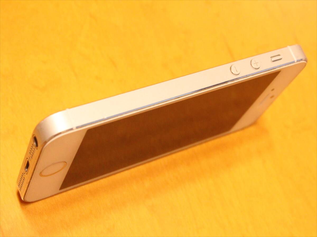 Yahoo!オークション - 送料無料 iPhone 5s 32GB シルバー KDDI A1453 M...