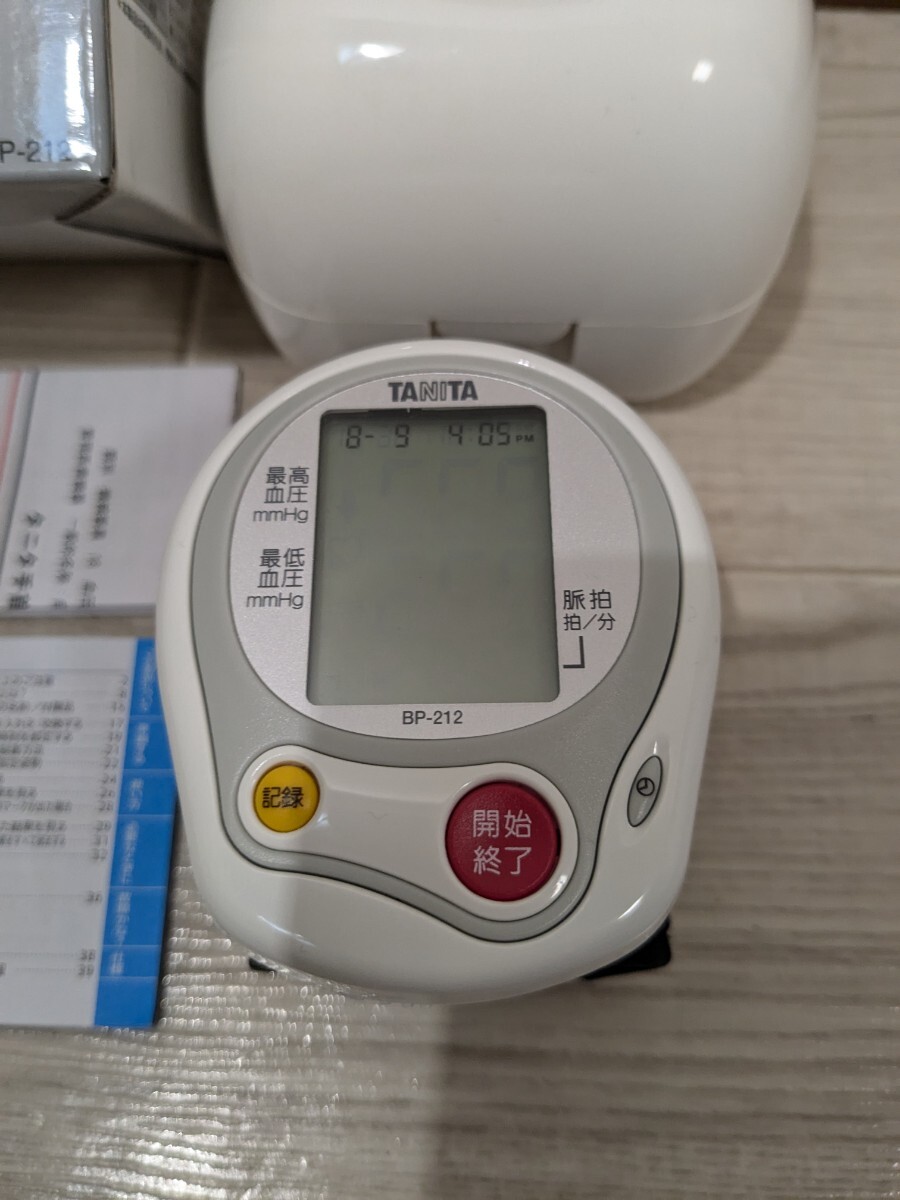 Yahoo!オークション - 【w662】【稼働品】 TANITA タニタ 手首式血圧計...