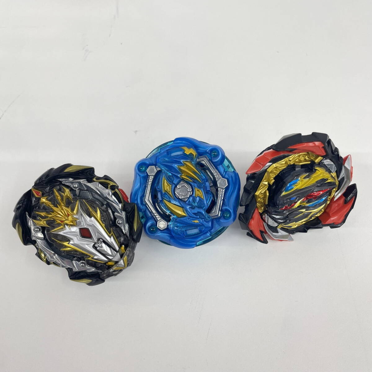 Yahoo!オークション - YOK【現状渡し品】ベイブレード まとめ〈044-241...