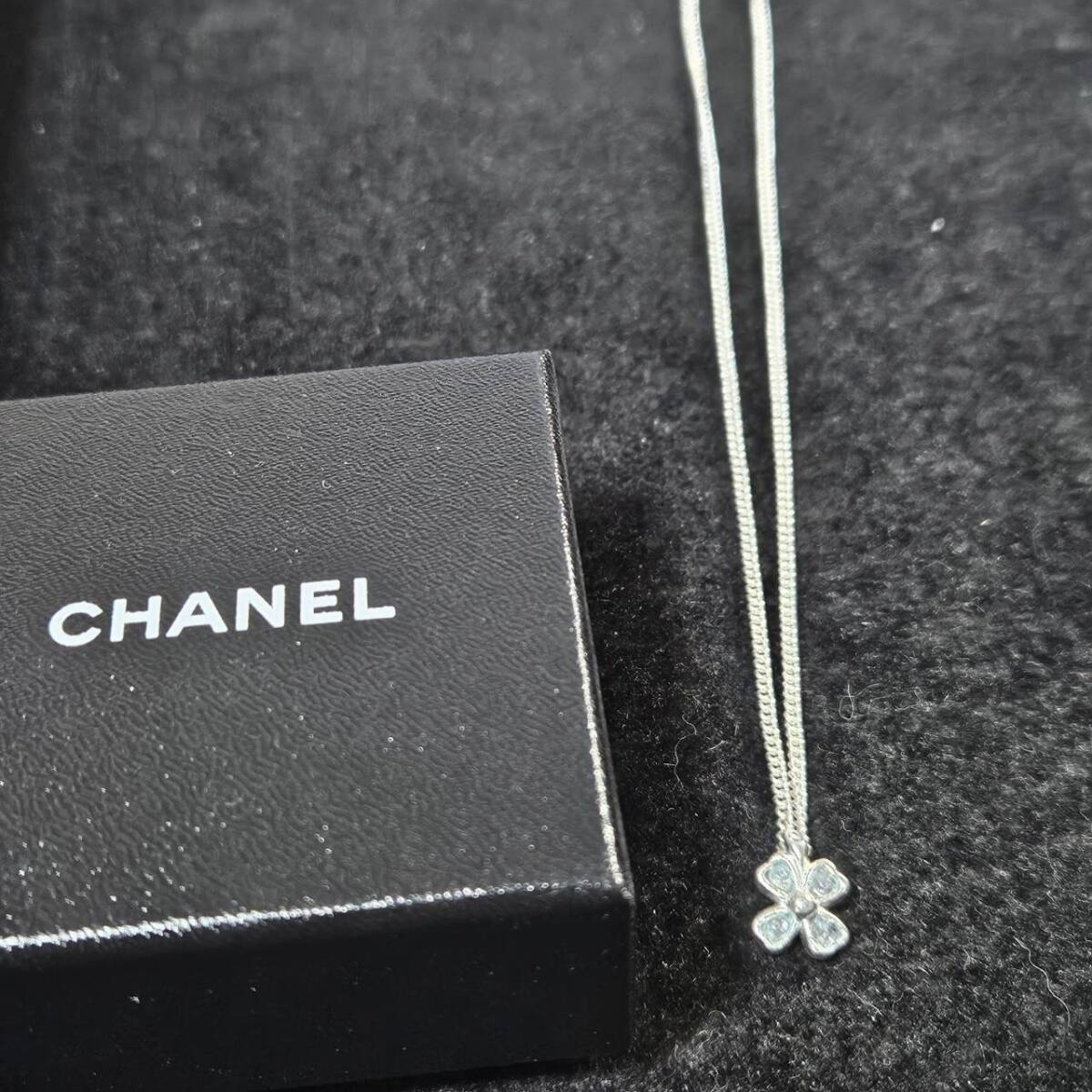 Yahoo!オークション - CHANEL シャネル 98P 四つ葉クローバーモチーフ ...