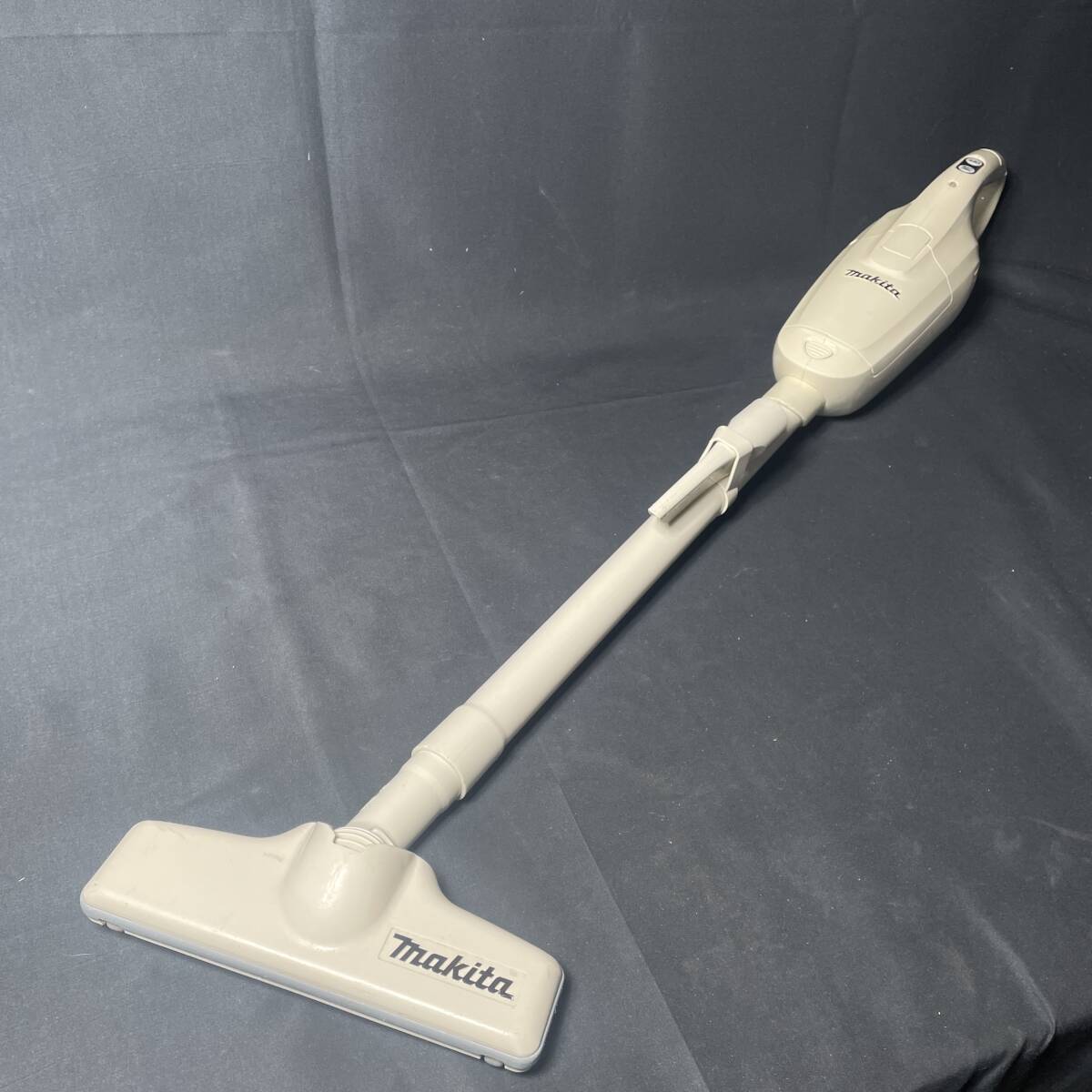 Yahoo!オークション - 【現状品】 Makita/マキタ ハンディ― クリーナ...