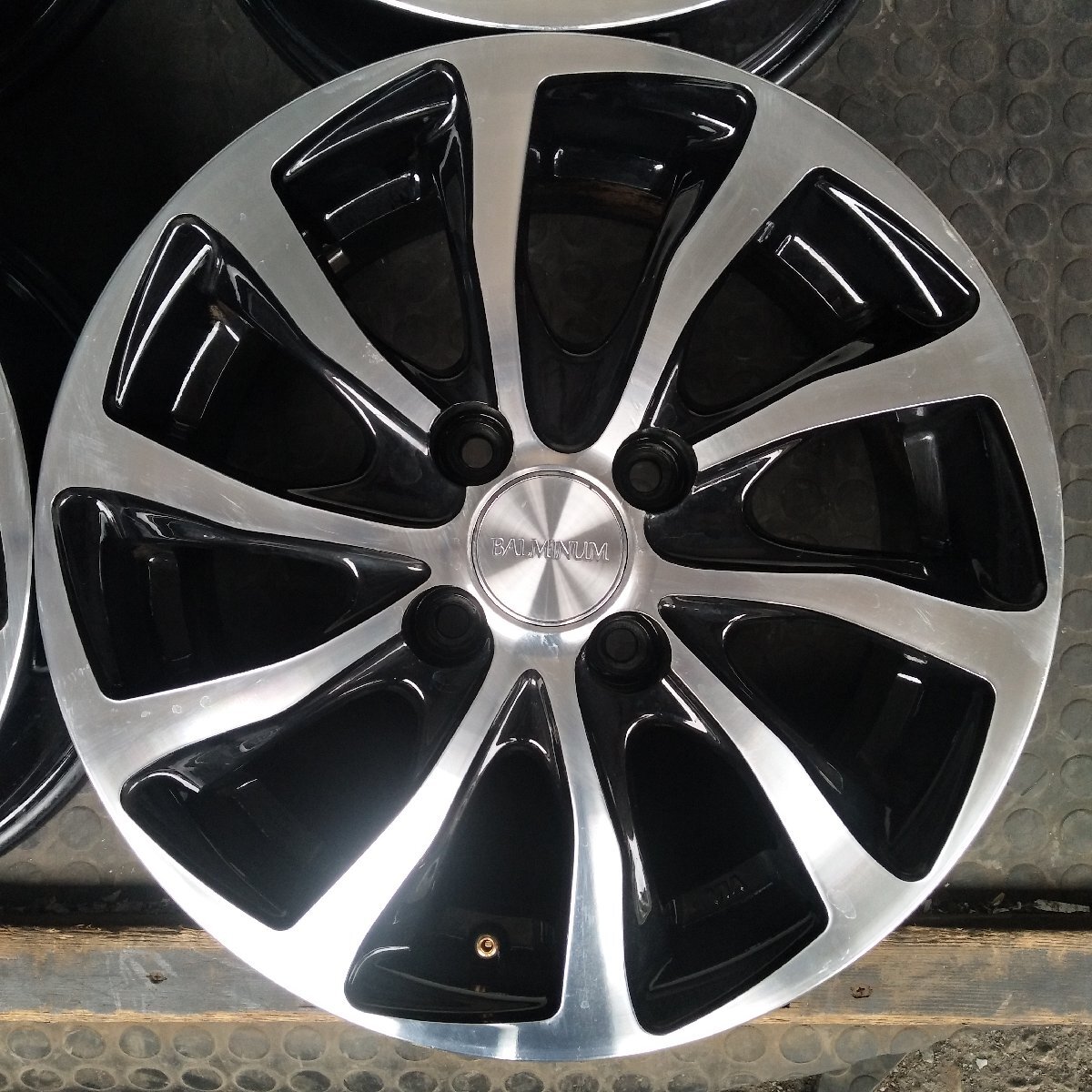 Yahoo!オークション - A12-26【4本価格】【14x5.5J 4x100 ET+39 ハブ73...