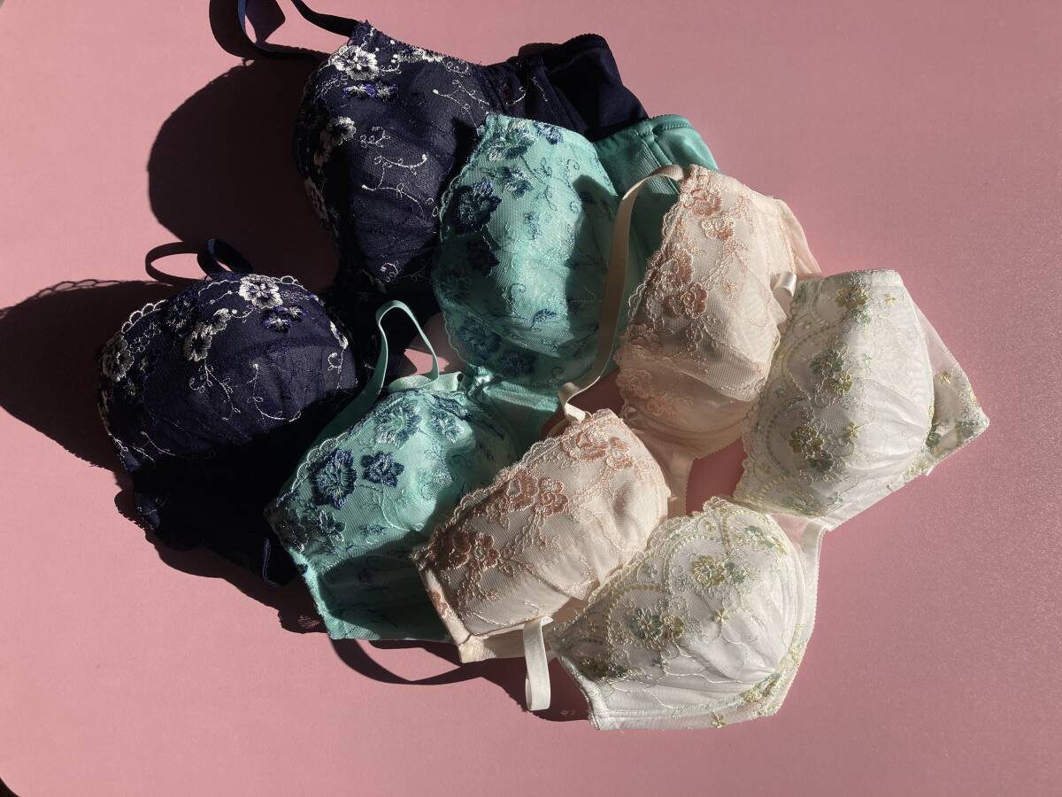 Yahoo!オークション - B105㎝ ブラジャー 4点セット 大きいブラジャー