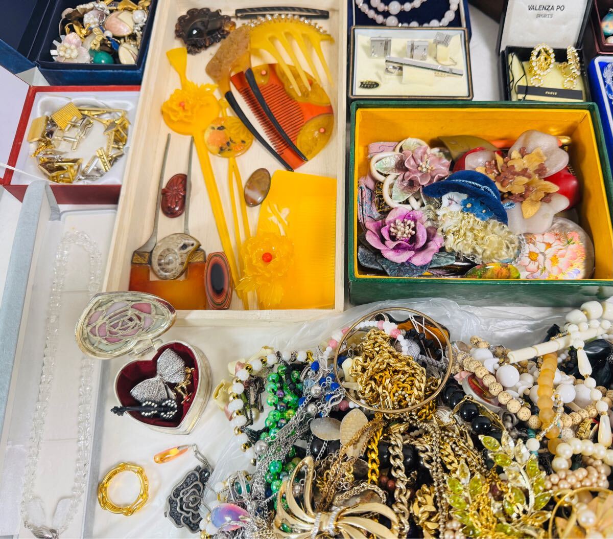 Yahoo!オークション - 【大量】アクセサリー 約9.2kg /ネックレス/ピア...