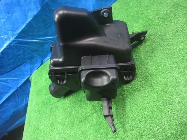 Yahoo!オークション - スカイライン DAA-HV37 エアクリーナーASSY VQ3...