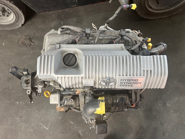 Yahoo!オークション - トヨタ プリウスアルファ ハイブリッド DAA-ZVW4...