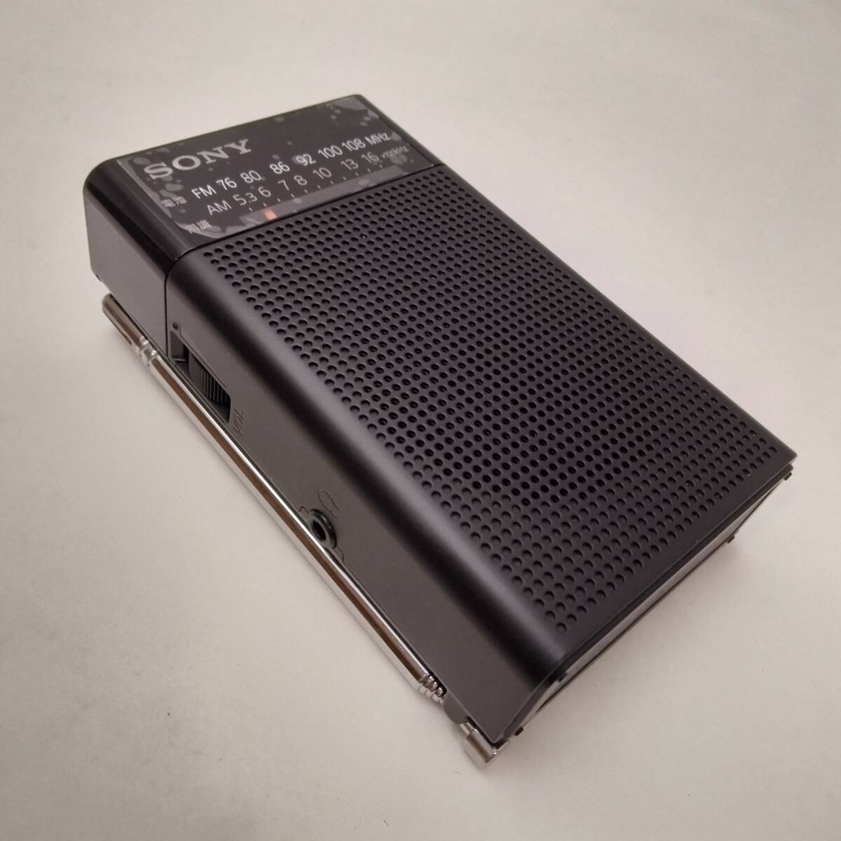 E122608 SONY ICF-P26 FM/AM ラジオ ハンディポータブルラジオ み 現状品 ブラック ソニー(一般)｜売買されたオークション情報、yahooの商品情報をアーカイブ公開 ...