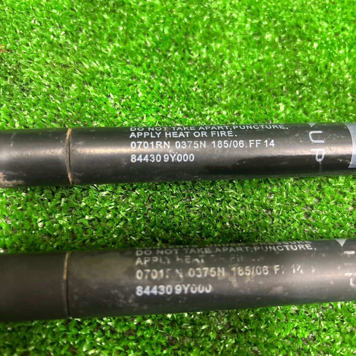 Yahoo!オークション - J31ティアナ トランクダンパー 20-2