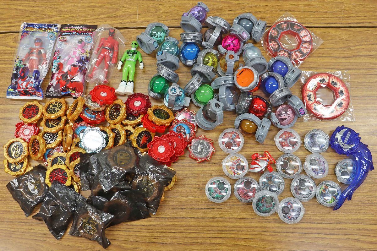 Yahoo!オークション - M ジャンク品 『仮面ライダー&戦隊ヒーロー&ウル...