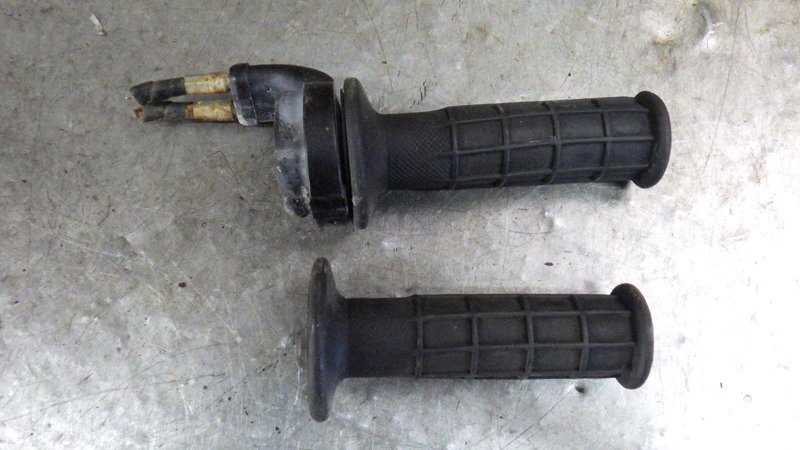 Yahoo!オークション - RGA-39A TW200 スロットル ホルダー DG07J-006 ...