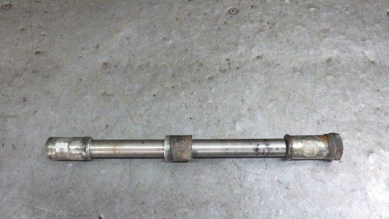 Yahoo!オークション - RGA-365A VF750F 純正 フロント アクスルシャフ...