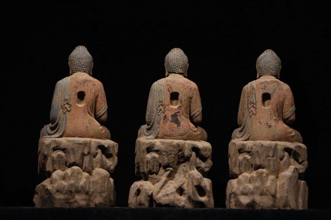 Yahoo!オークション - 観心・時代旧蔵 C501明時代 楠木彩絵 横三世仏 ...