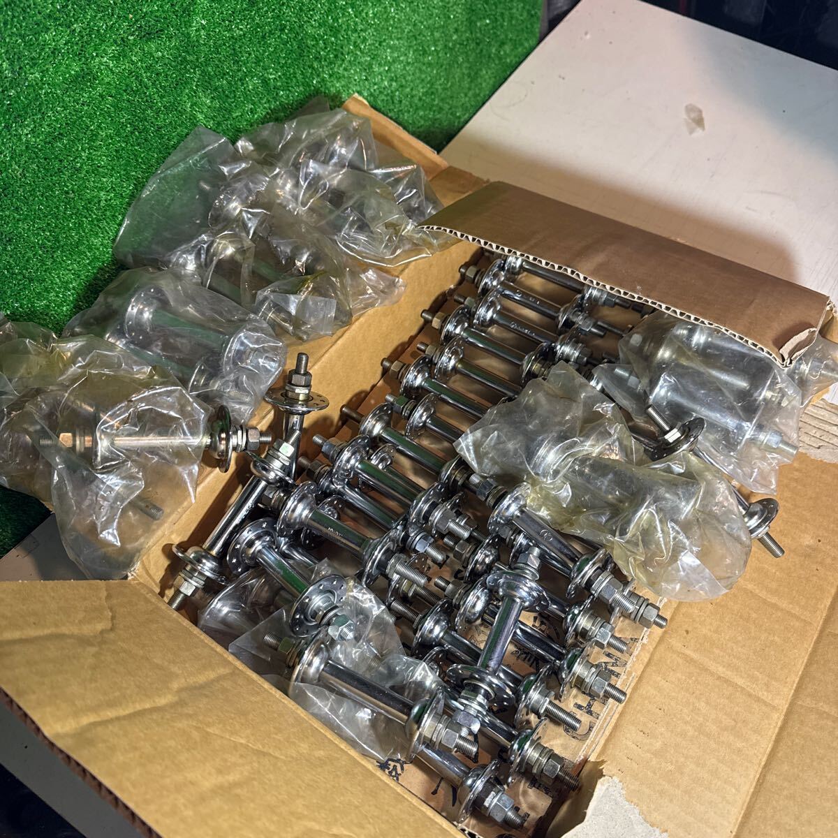 Yahoo!オークション - E05 デッドストック シマノ 20H フロントハブ い...