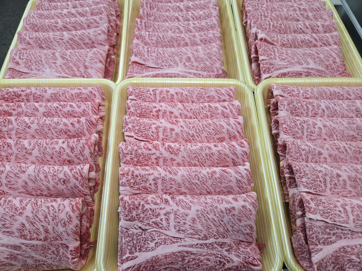 Yahoo!オークション - 埼玉A5交雑牛 特選肩ロース(すき焼き) 3.37kg(51...