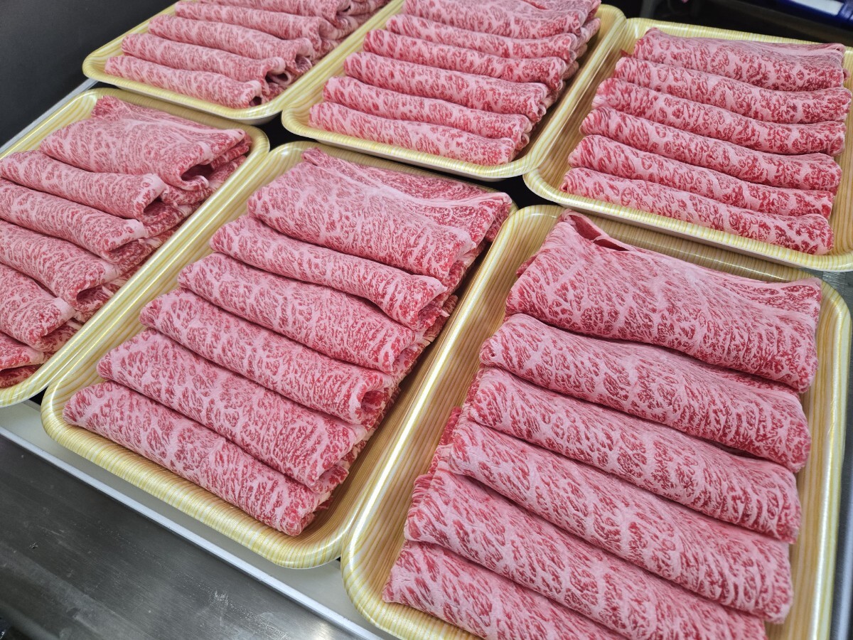 Yahoo!オークション - 埼玉A5交雑牛 特選肩ロース(すき焼き) 3.37kg(51...