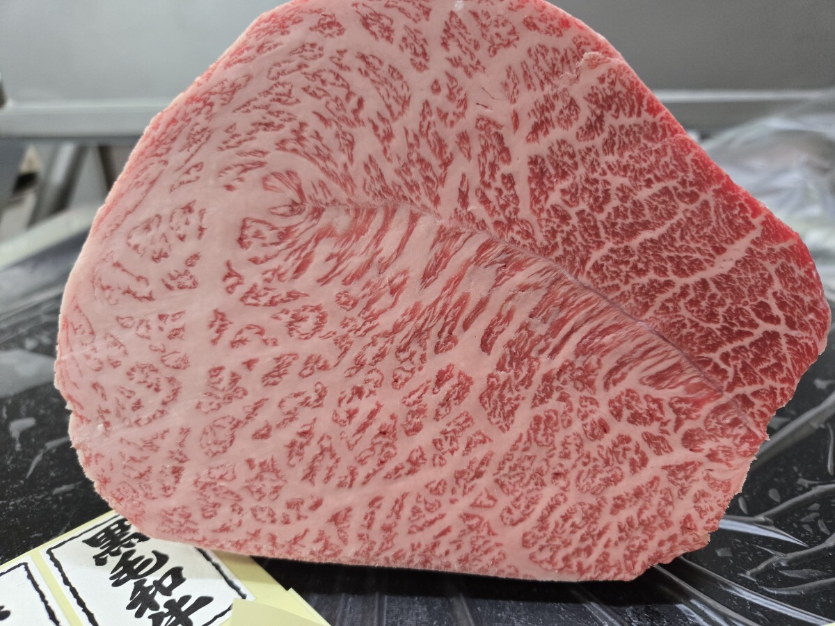 Yahoo!オークション - 茨城A5常陸牛 特選芯々(ステーキ等) 1.6kg(あ)