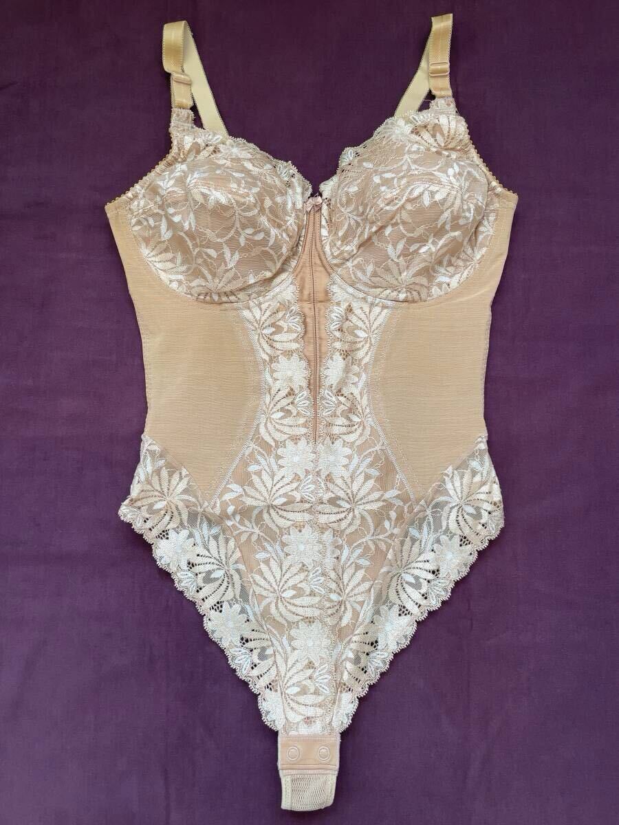 Yahoo!オークション - ラフィスコスメティック LAFIS / Tヒップ ボデ...