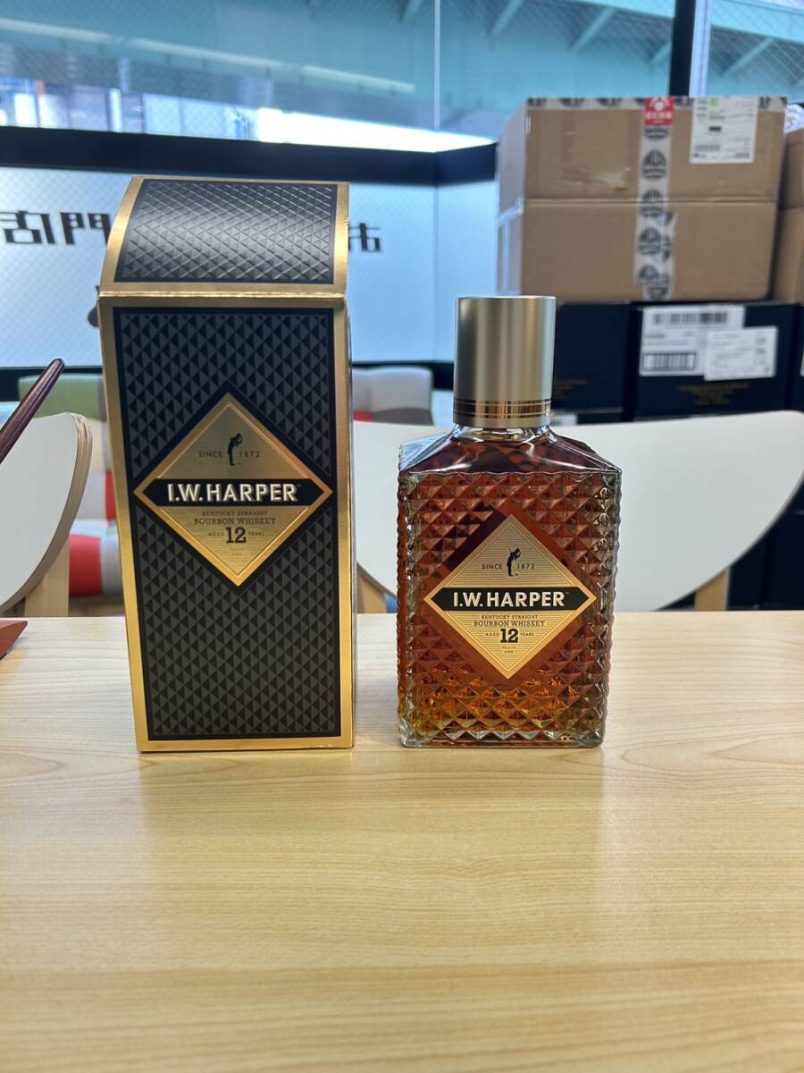Yahoo!オークション - [ウイスキー] IWハーパー 12年 750ml 箱