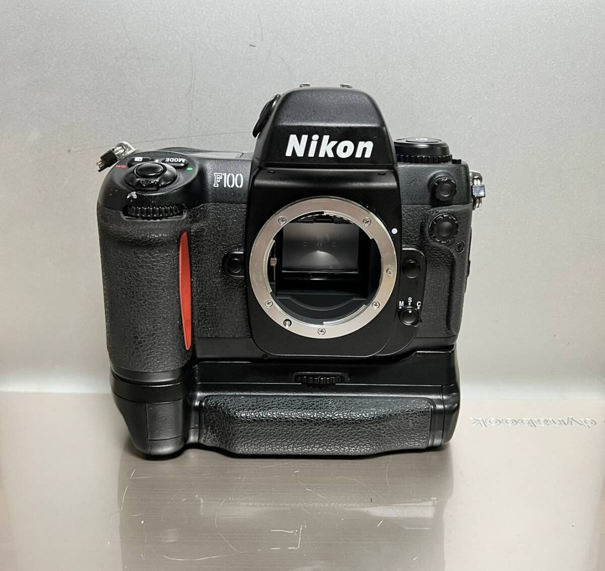 1円スタート Nikon F100 PD 一眼レフ フィルムカメラ ニコン 292(ニコン)｜売買されたオークション情報、yahooの商品情報をアーカイブ公開 - オークファン（aucfan.com）