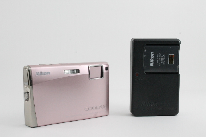 Yahoo!オークション - 良品 NIKON COOLPIX S60 #M400