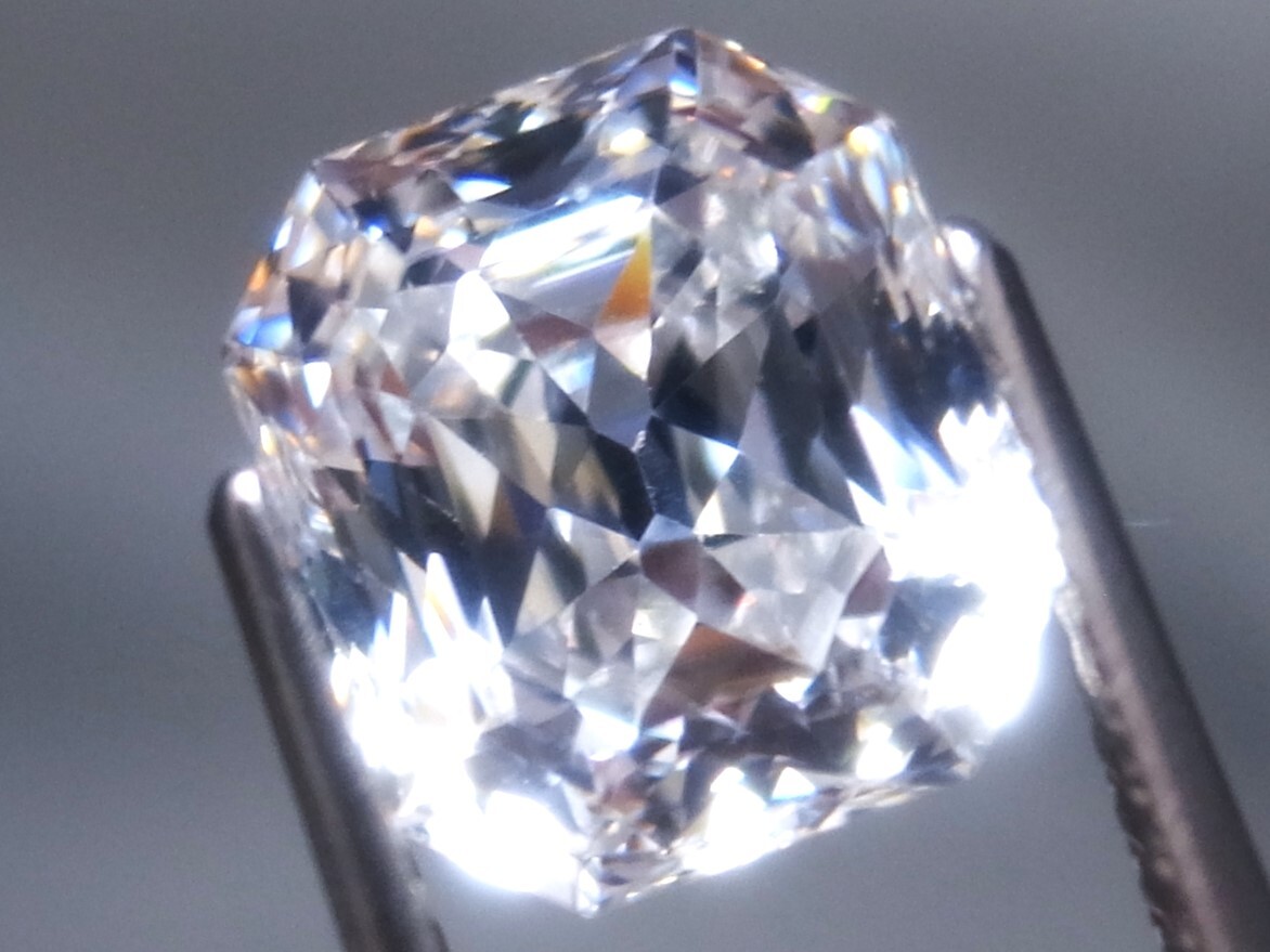Yahoo!オークション - 5.84ct 新品・最先端技術のレーザー光線によるニ...