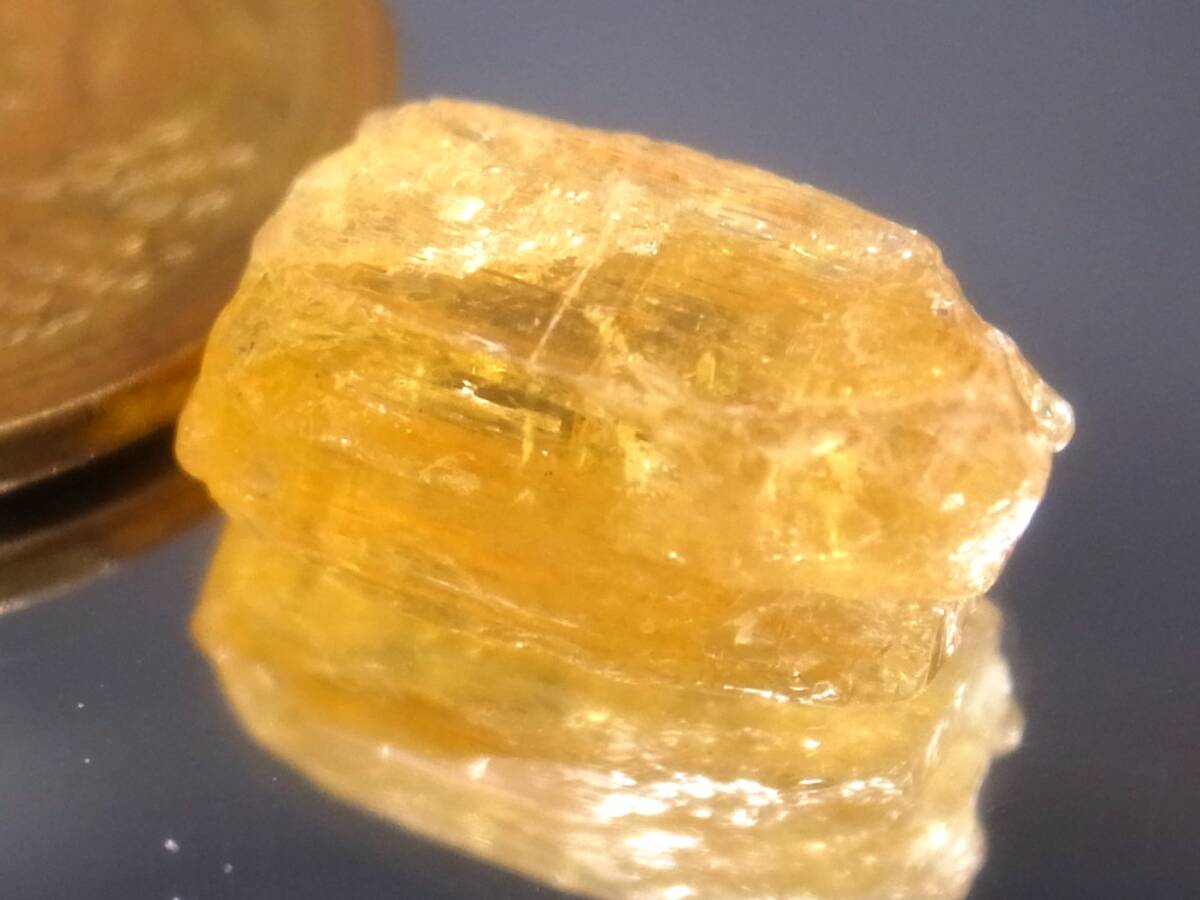 Yahoo!オークション - 7.68ct 新品・天然インペリアトパーズ原石 非加...