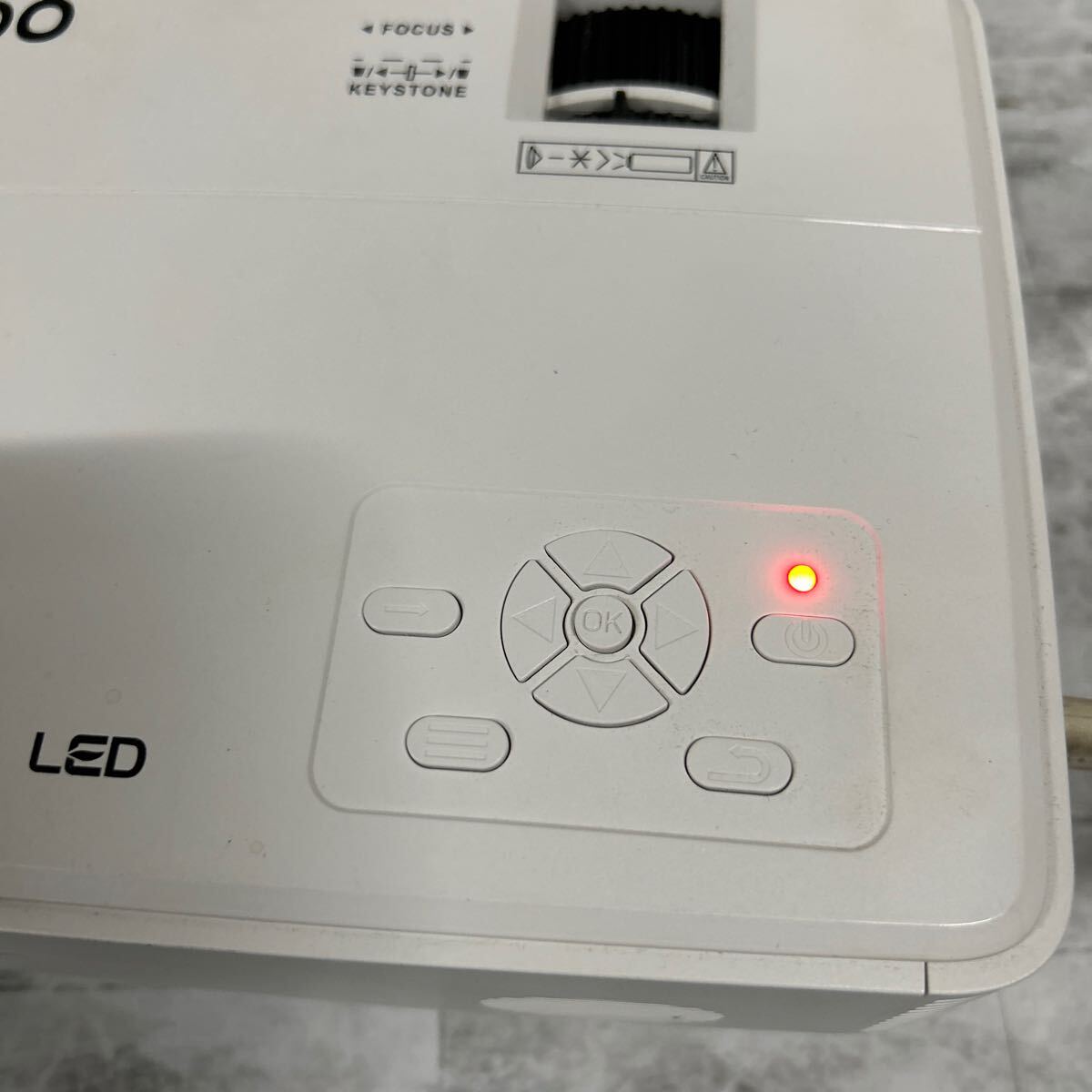 Yahoo!オークション - SKAM-9 プロジェクター Jinhoo M30 ホワイト 本...