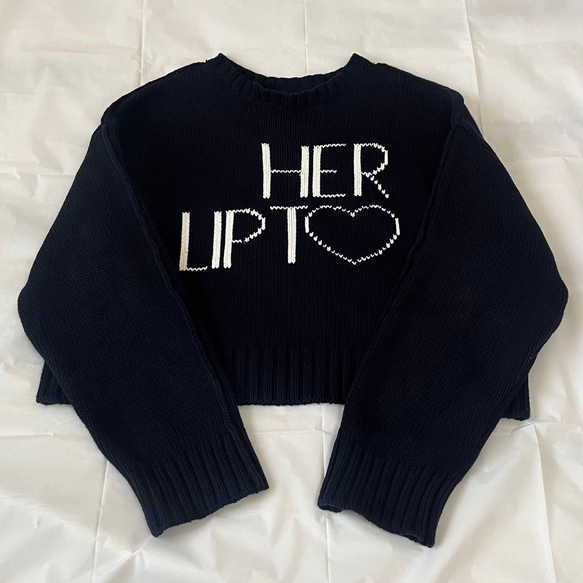 herlipto her lip to Share The Love Knit Top ロゴ ニット herlipto her lip to Share The Love Knit Top ロゴ ニット