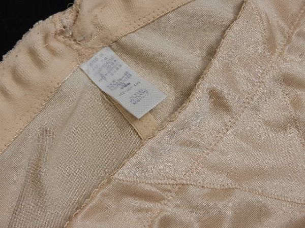 Yahoo!オークション - G079 トリンプ ロングガードル 82