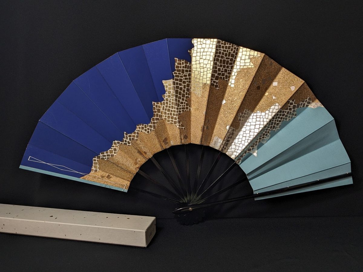 Yahoo!オークション - M066 【舞扇 黒塗骨 藍地 金銀ホロ箔】/60