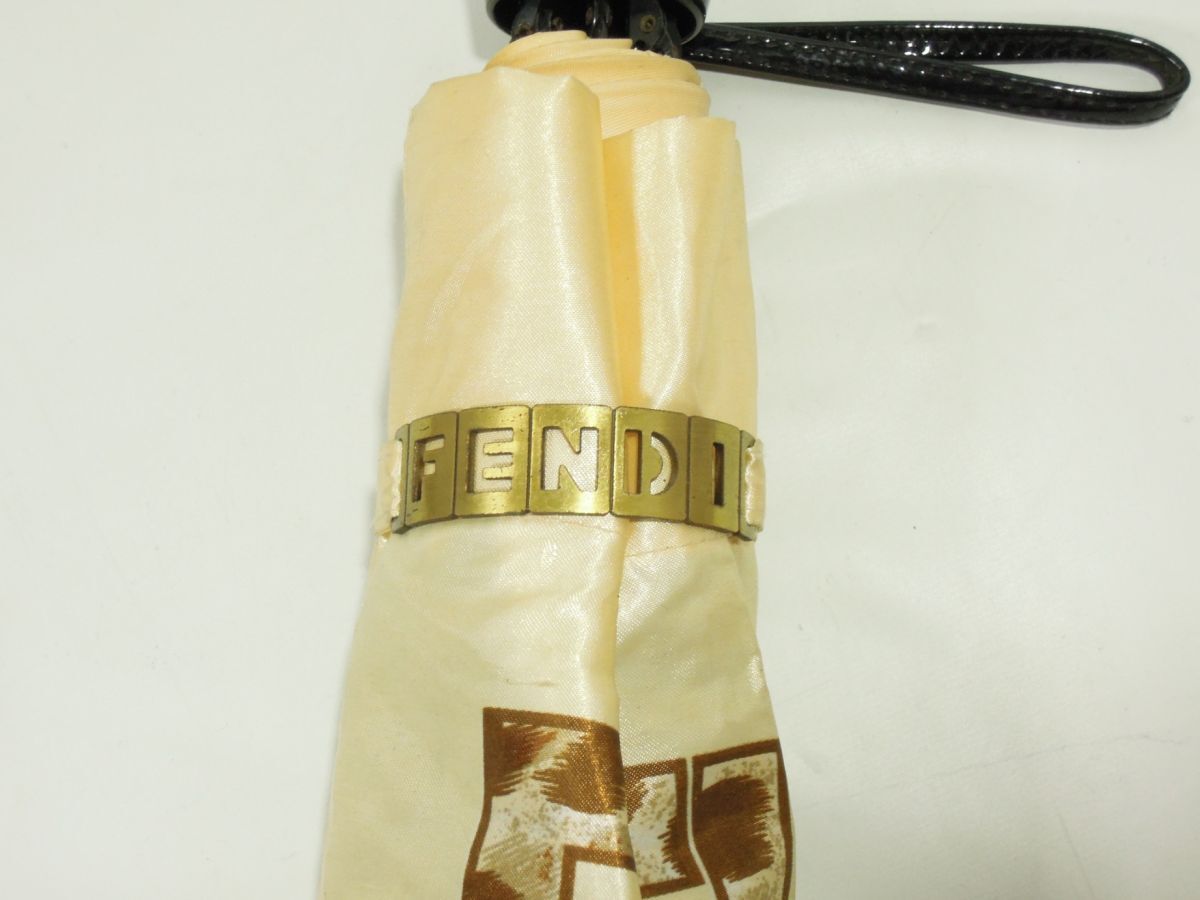 未使用 FENDI フェンディ 折りたたみ傘 ズッカ柄 レオパード柄 未使用 FENDI フェンディ 折りたたみ傘 ズッカ柄 レオパード柄