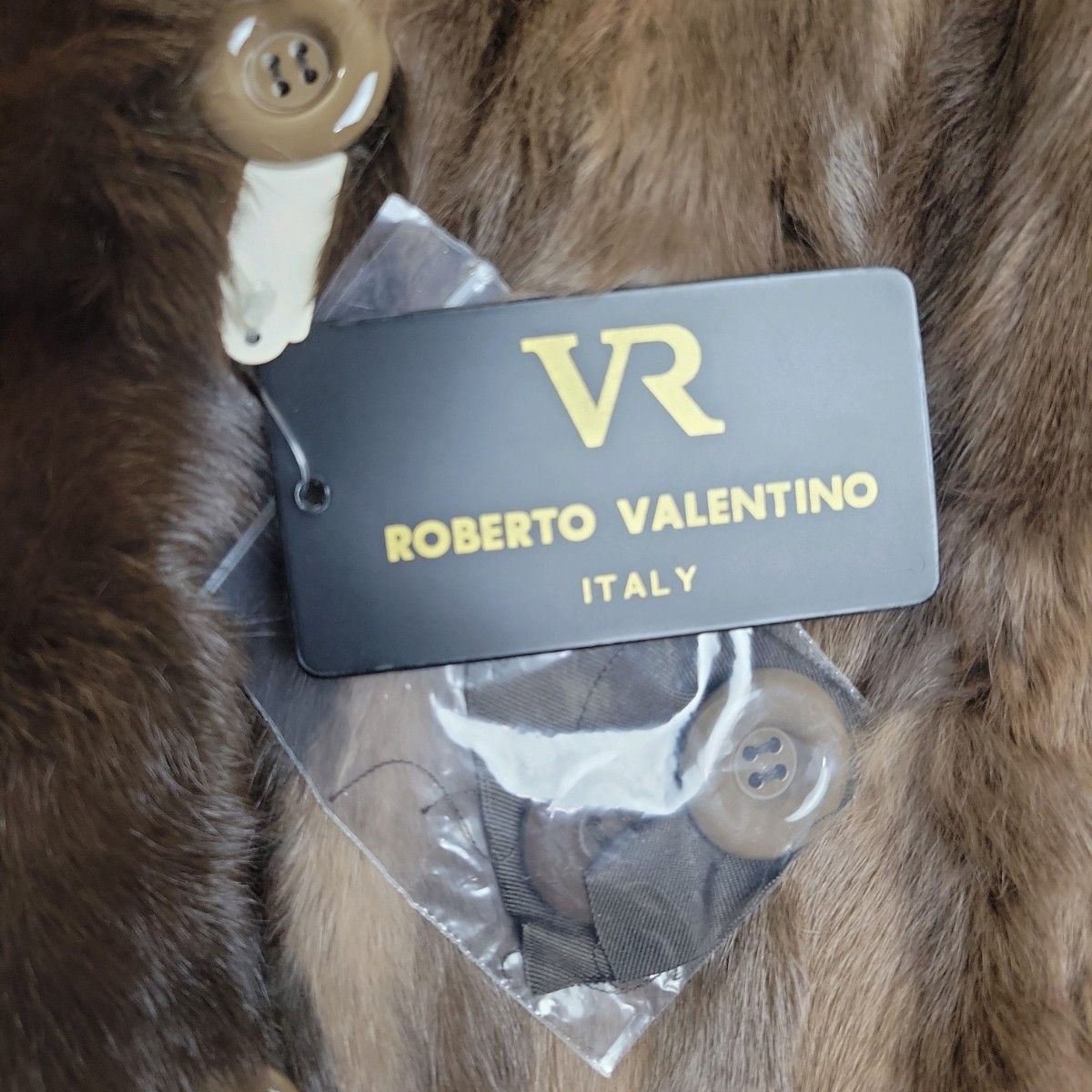 セール中 【新品タグ付き】ROBERUTO VALENTINO リス毛皮コート セール中 【新品タグ付き】ROBERUTO VALENTINO リス毛皮コート