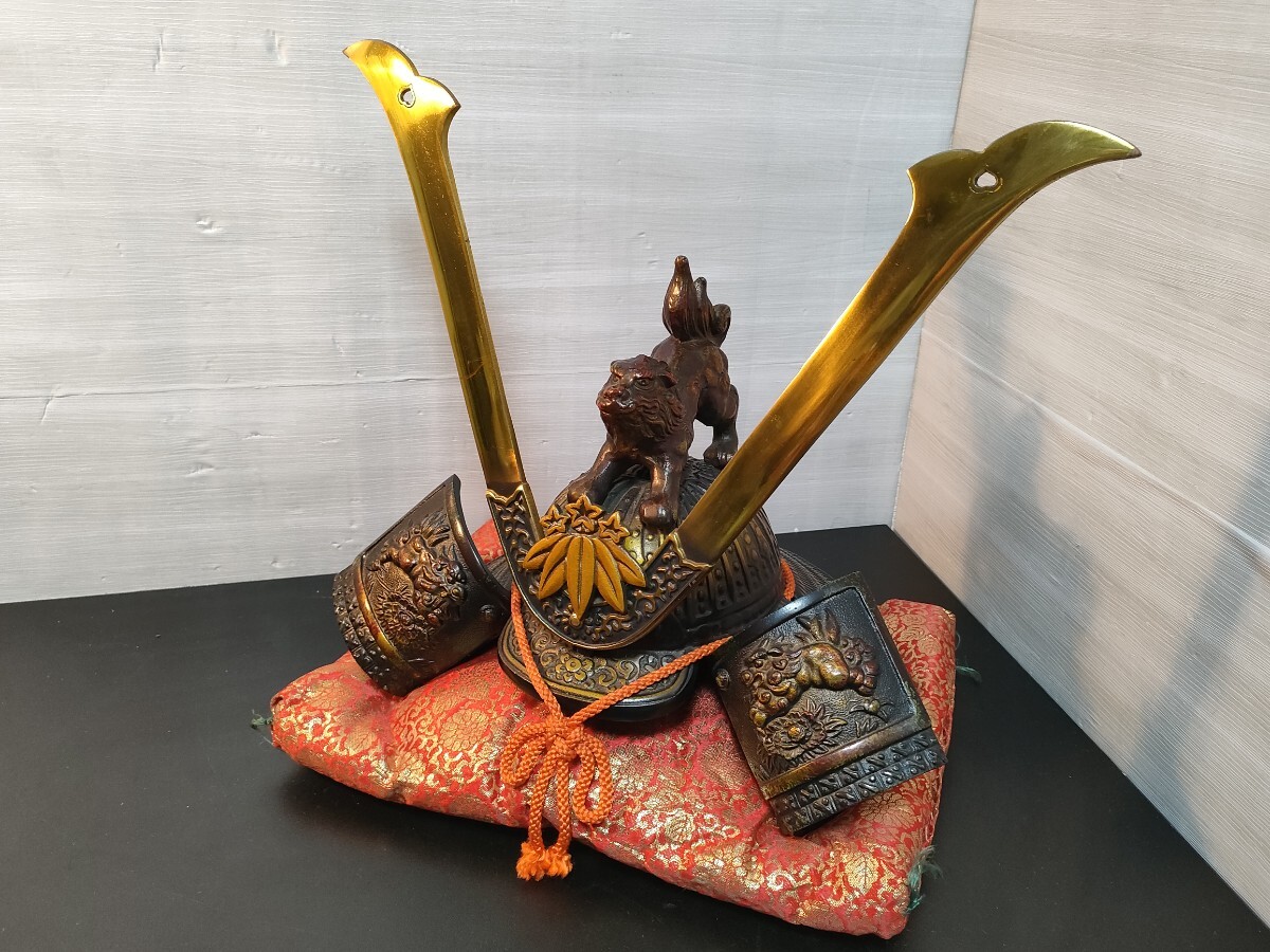 Yahoo!オークション - A384/ 兜飾り 出世兜 源九郎義経 長鍬形獅子頭の...